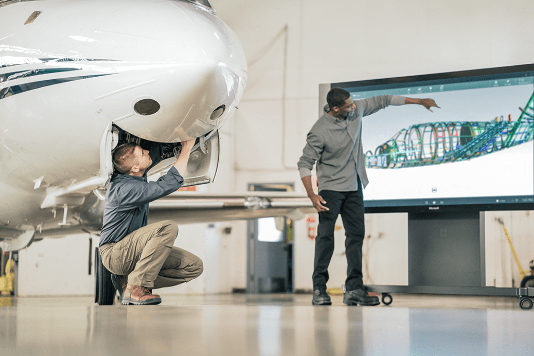 Boeing and Microsoft: Taking the next step in digital aviation ...
