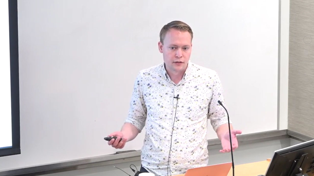 Vision-and-Dialog Navigation - Microsoft Research