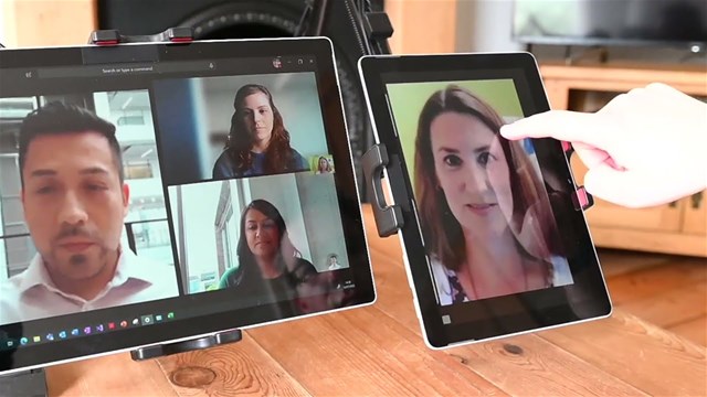 Enabling interaction between mixed reality and robots via cloud-based ...