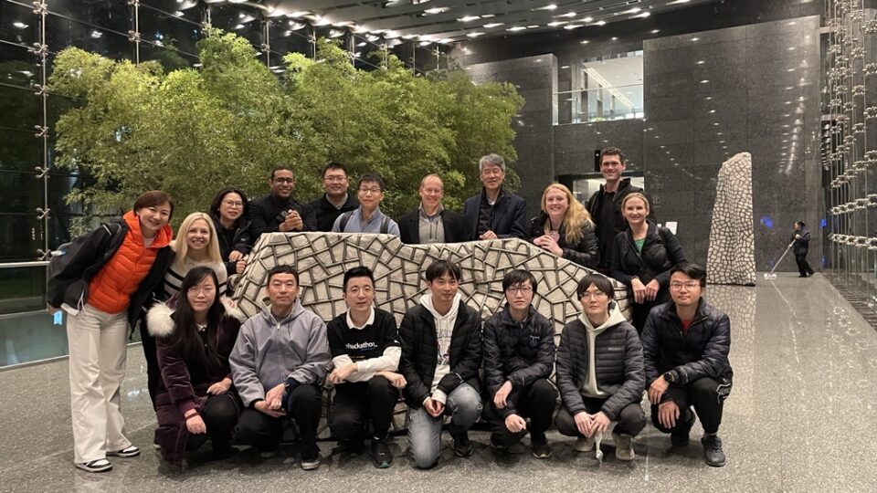 程鹏：“研究员+工程师”模式的探路者，推动人工智能与系统协同进化 - Microsoft Research