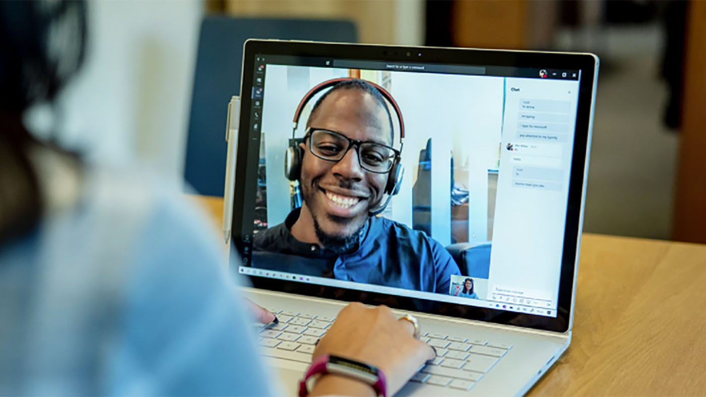 Suggestions for parallel chat in meetings - Microsoft Research