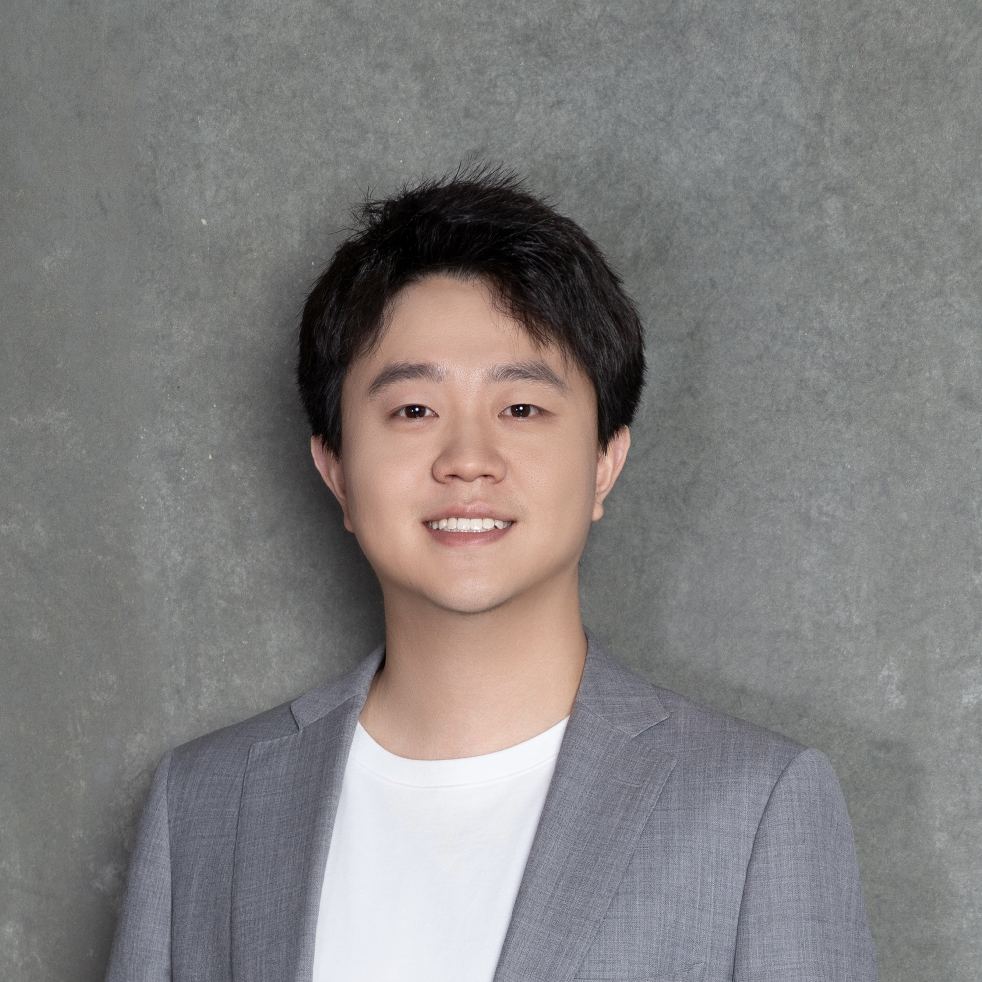 Guoqing Liu at Microsoft Research